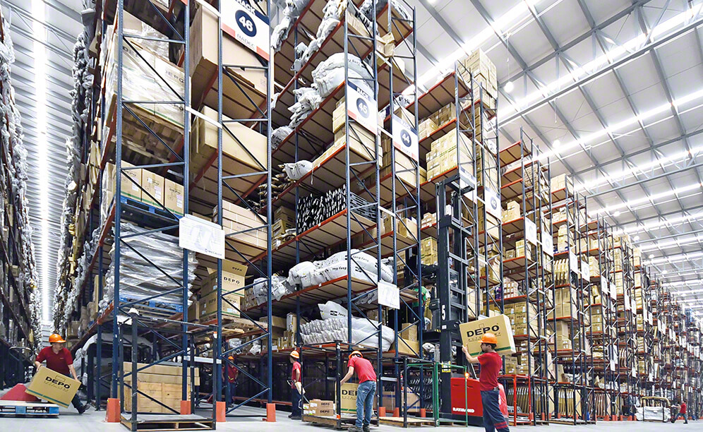 Racking solution for automobile spare parts - Interlake Mecalux