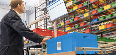 Shuttle System (automated storage solution for boxes) - Interlake Mecalux